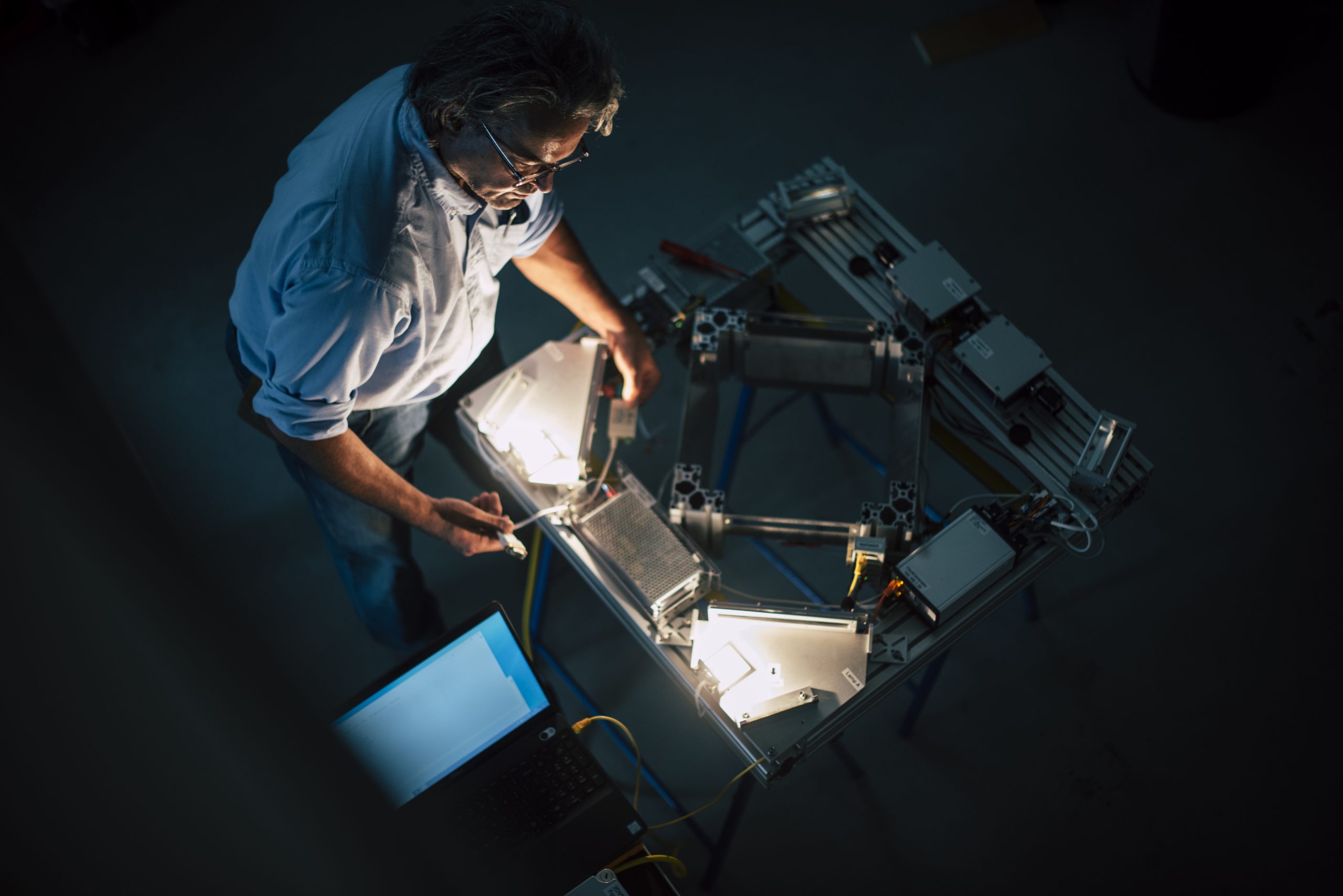 2D video distrometer for measuring precipitation