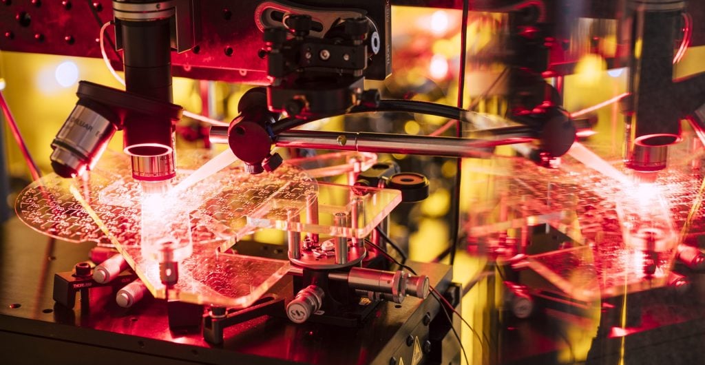 Ultrakurzpuls-Laserlabor » MATERIALS